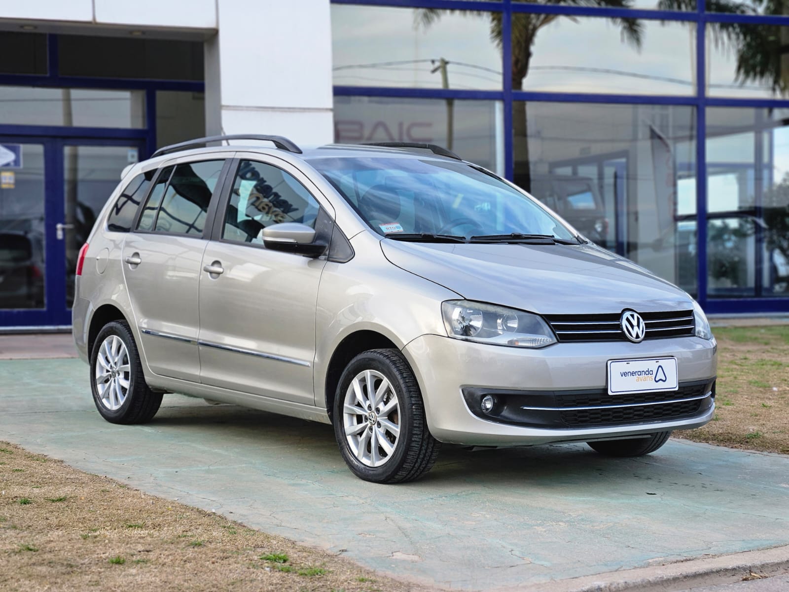 Volkswagen SURAN 1.6N HIGHLINE MT :: Veneranda Usados